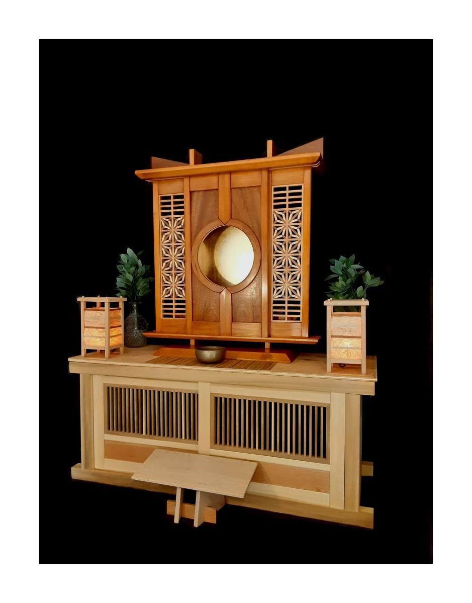 Butsudan with Circular Opening | Esho Funi